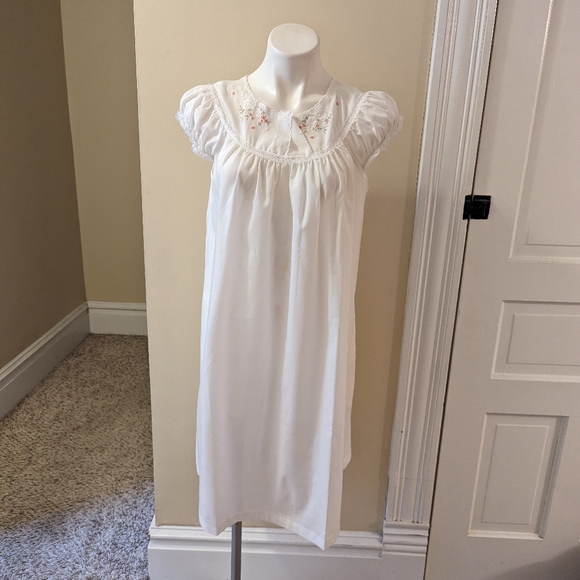 Vintage | Intimates & Sleepwear | Vintage Jcpenney White Night Gown ...